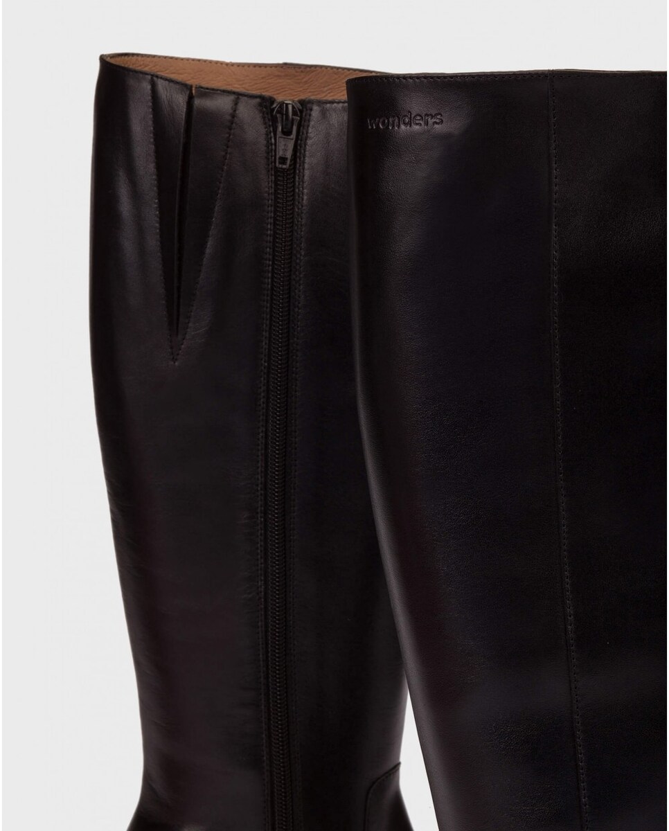 Botas de mujer con punta cuadrada en piel negra · Wonders · El Corte Inglés