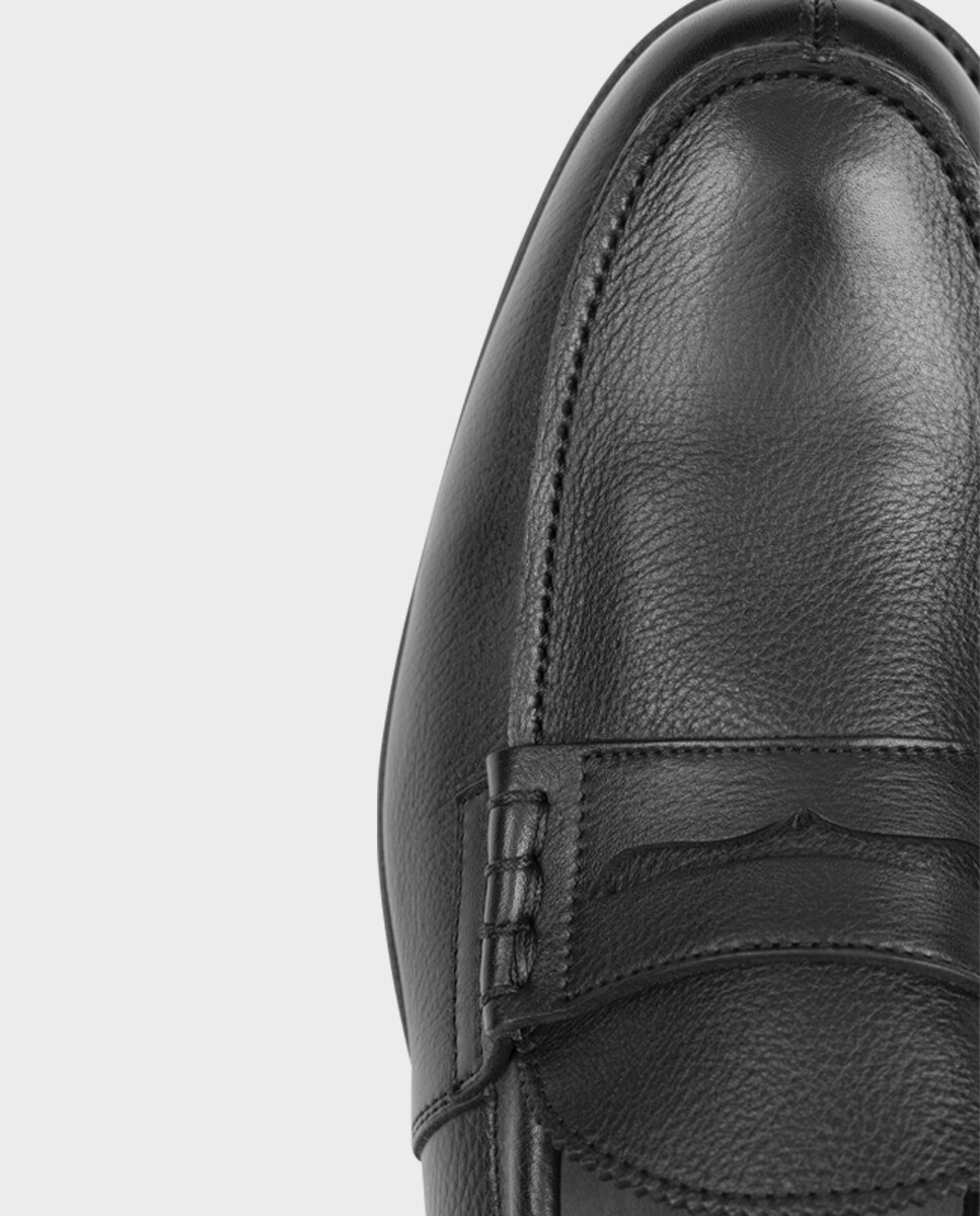 Mocasín de hombre festoneado en piel con suela mixta disponible en 2 ...