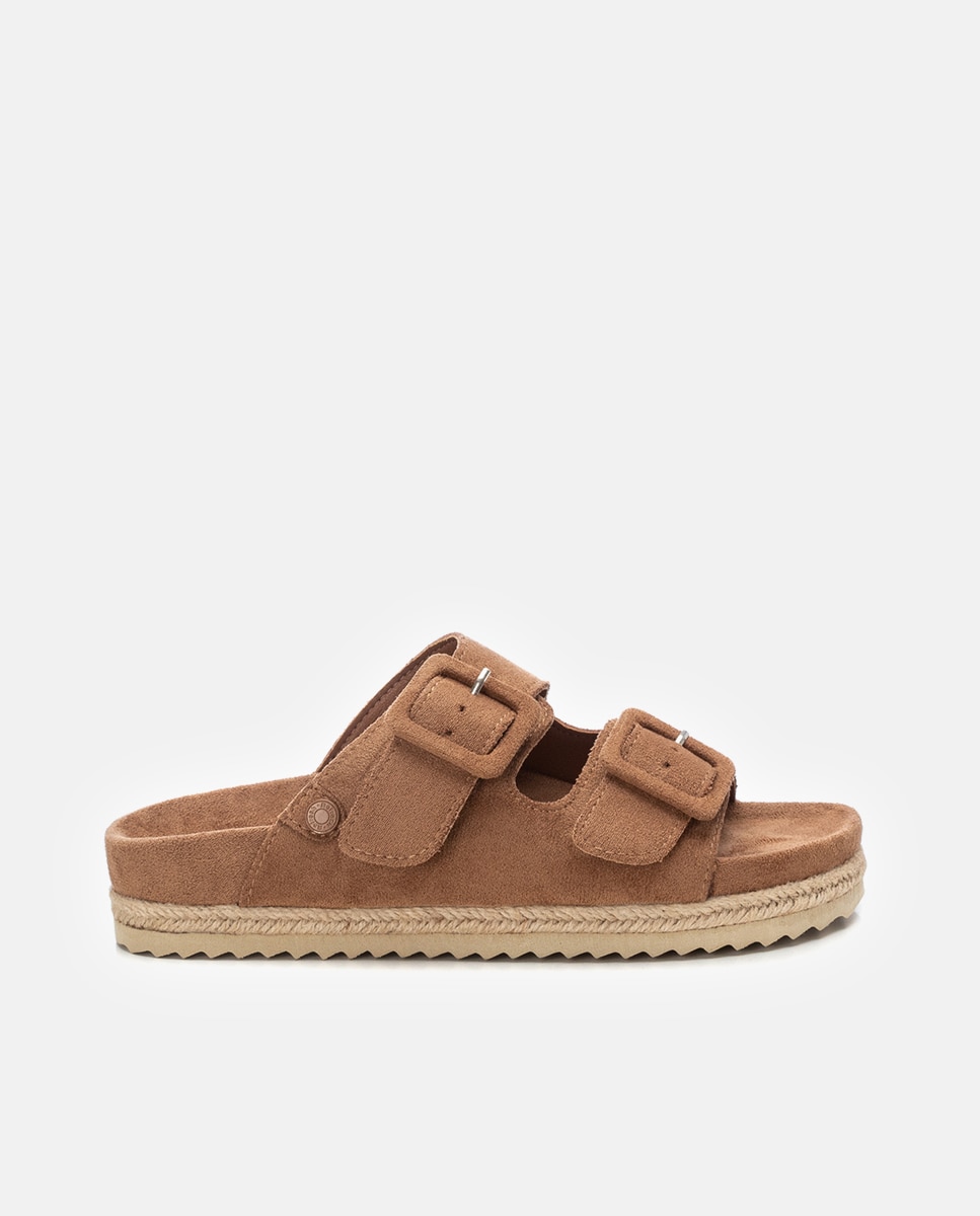 Sandalias planas de mujer con hebillas Camel Refresh · El Corte Inglés