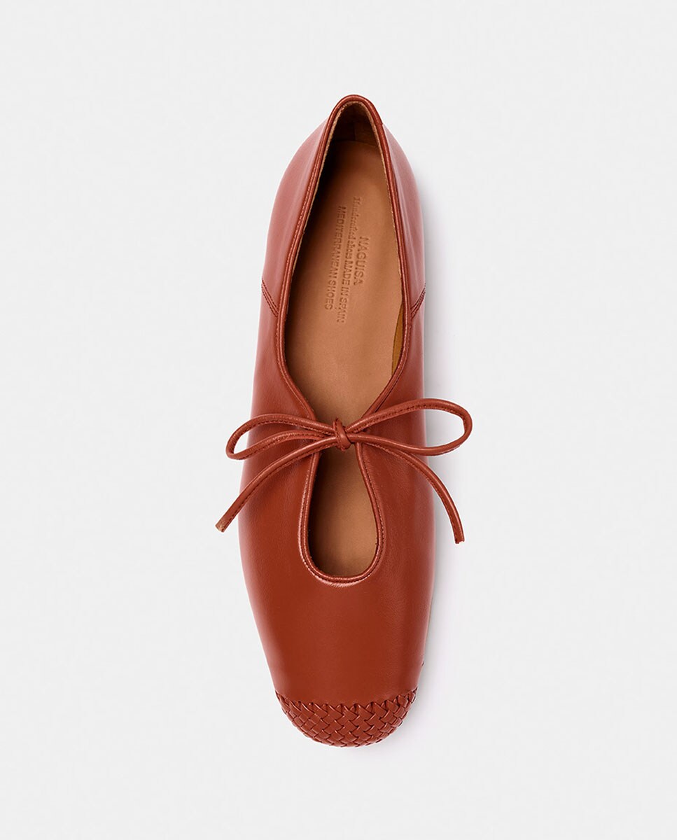 Merceditas de mujer de piel con cierre de lazo · Naguisa · El Corte Inglés