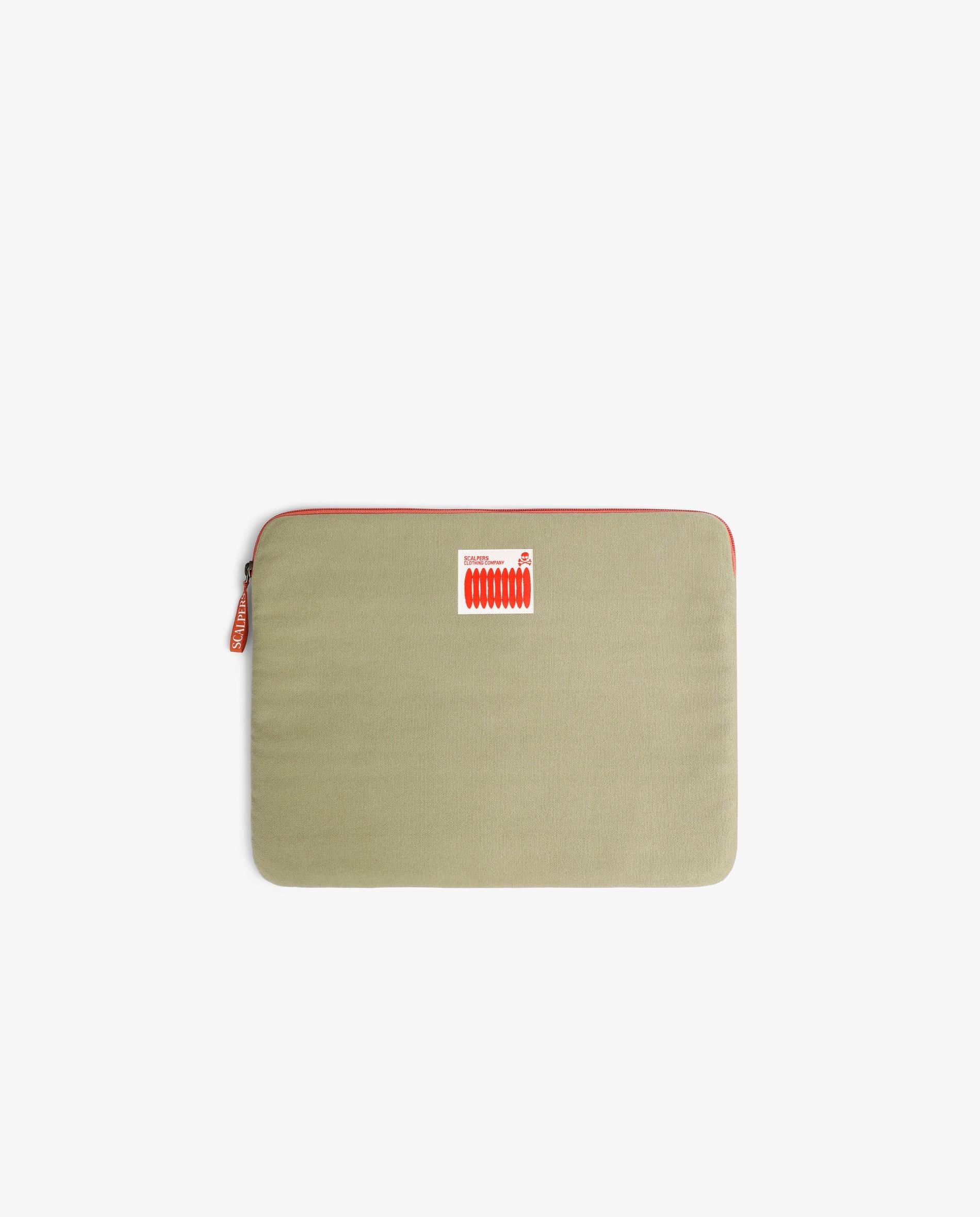 Funda de niño con cierre de cremallera y etiqueta decorativa en la ...