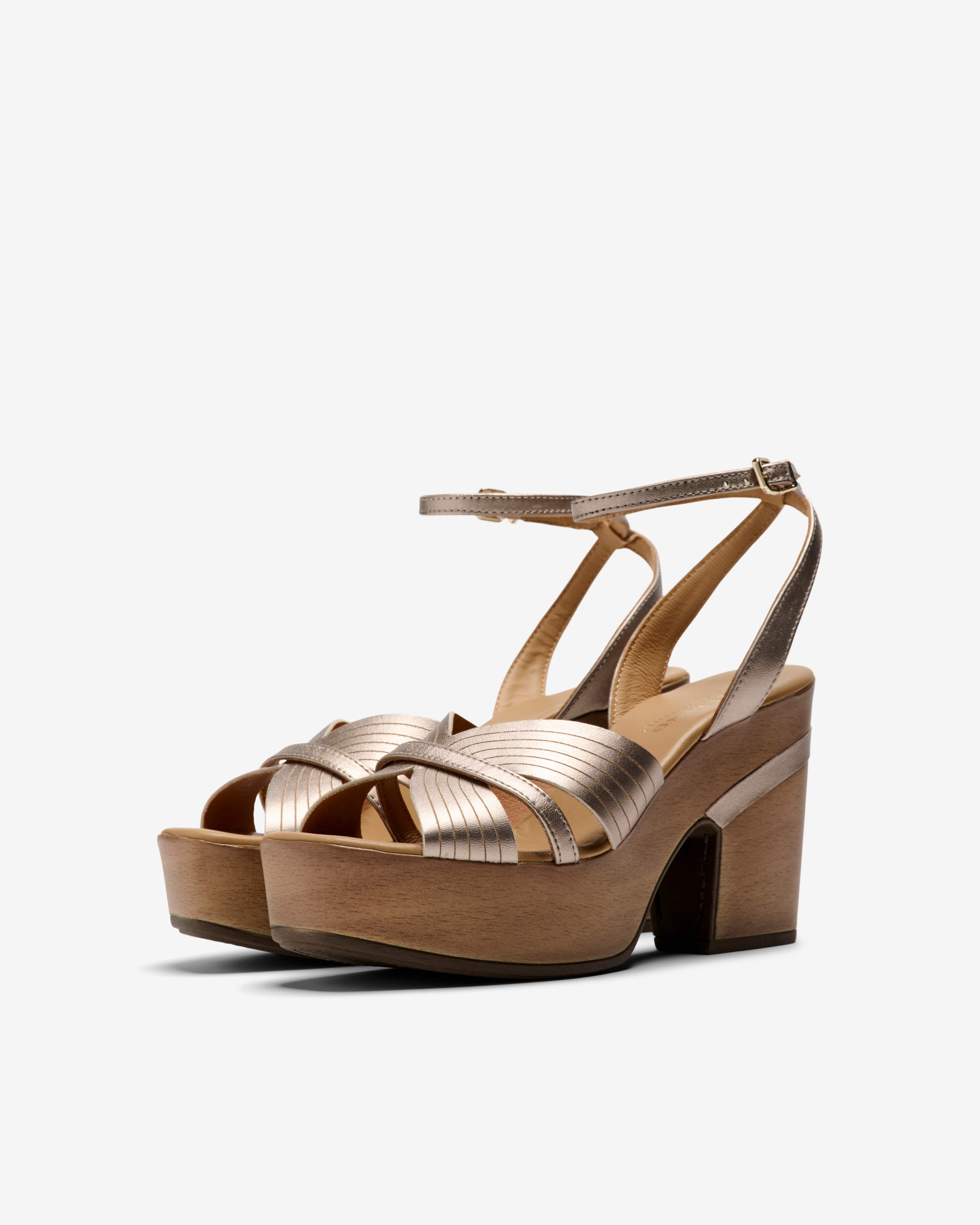 Sandalias de tacón de mujer con piso efecto madera y pulsera al tobillo ...