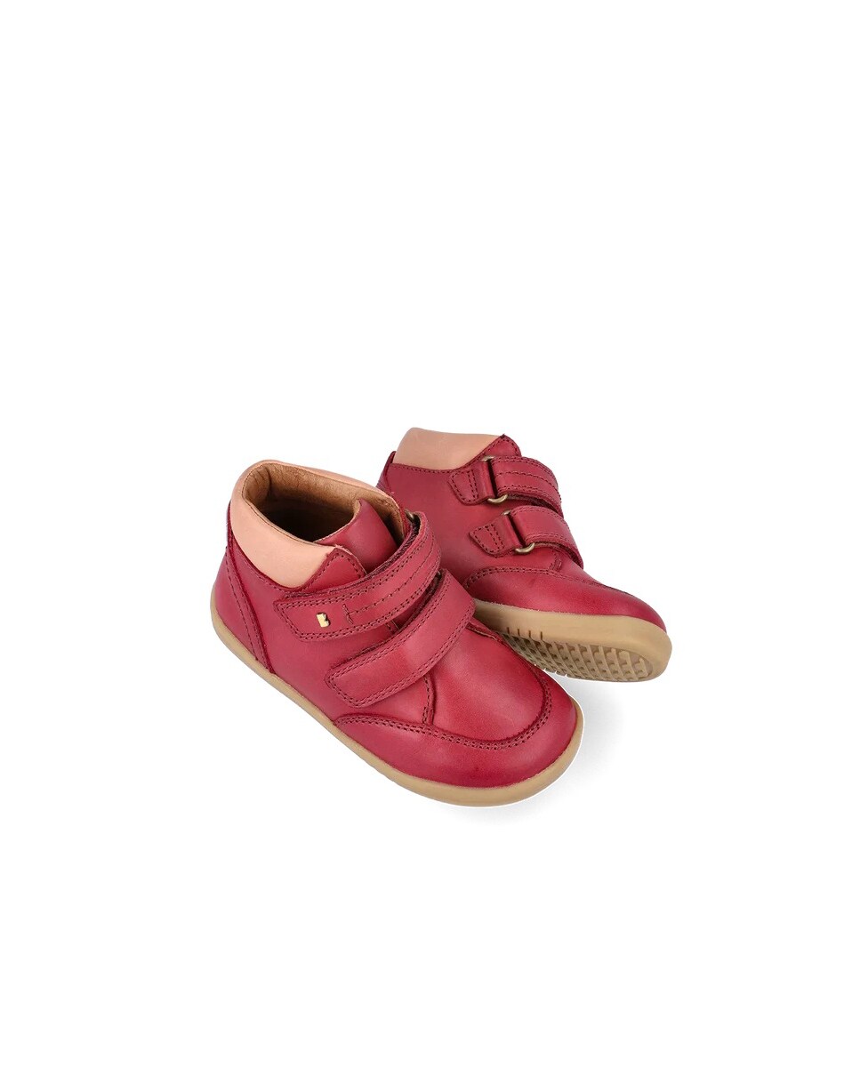 Botas infantiles de niños de piel con tira autoadherente y cordón ...